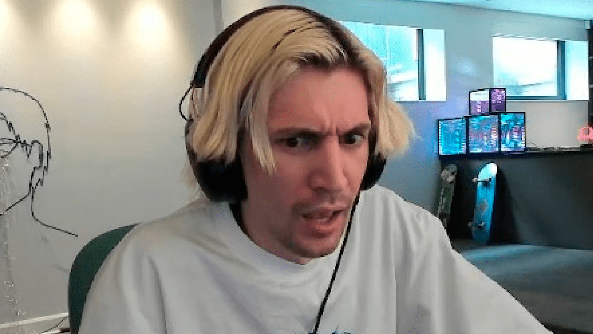 CS2: xQc tira R$ 195 mil em skins na mesma live | Game Arena