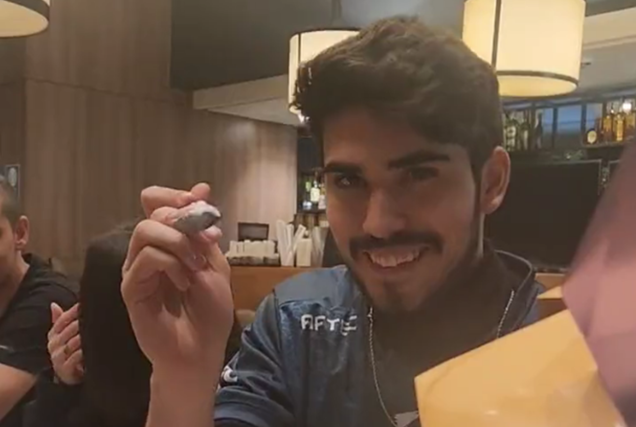 VALORANT: aspas alimentando o time é a coisa mais fofa que você vai ver ...