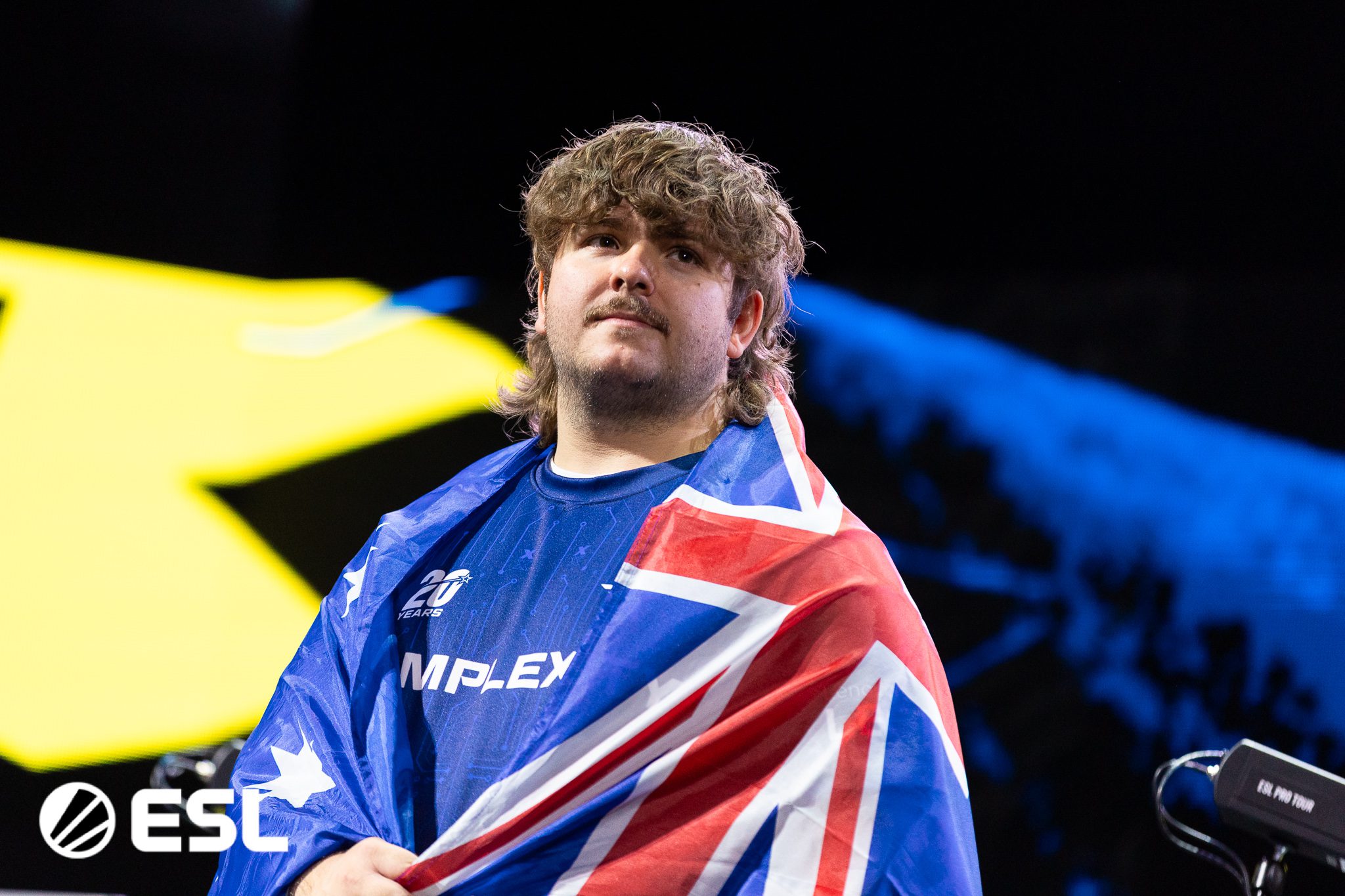 CS2: hallzerk renova contrato com a Complexity | Game Arena