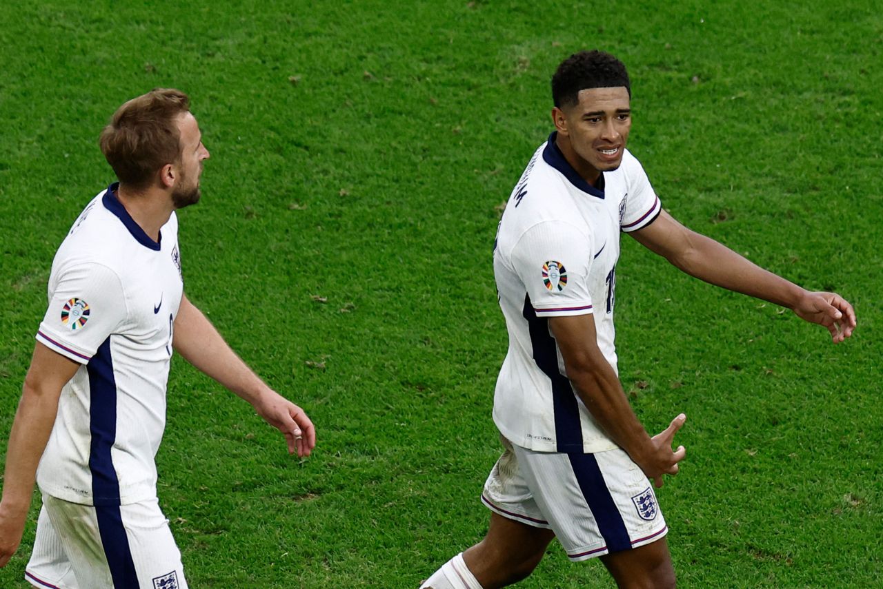 Bellingham é punido por gesto obsceno, mas poderá enfrentar a Suíça ...