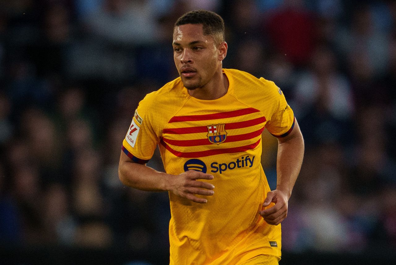 Sporting avança pela contratação de Vitor Roque, do Barcelona | Game Arena