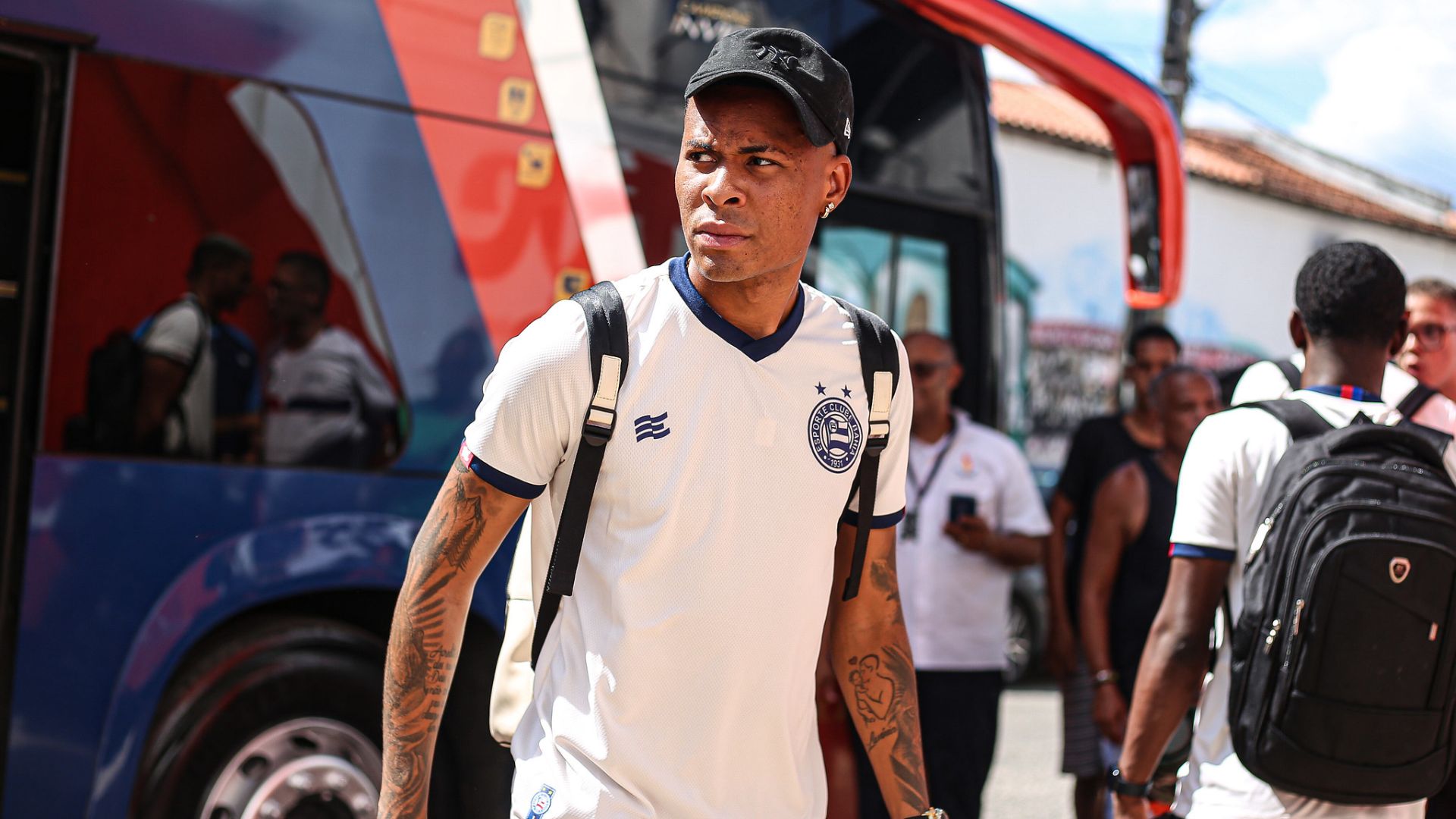 Bahia acerta empréstimo do lateral-esquerdo Caio Roque ao Volta Redonda ...