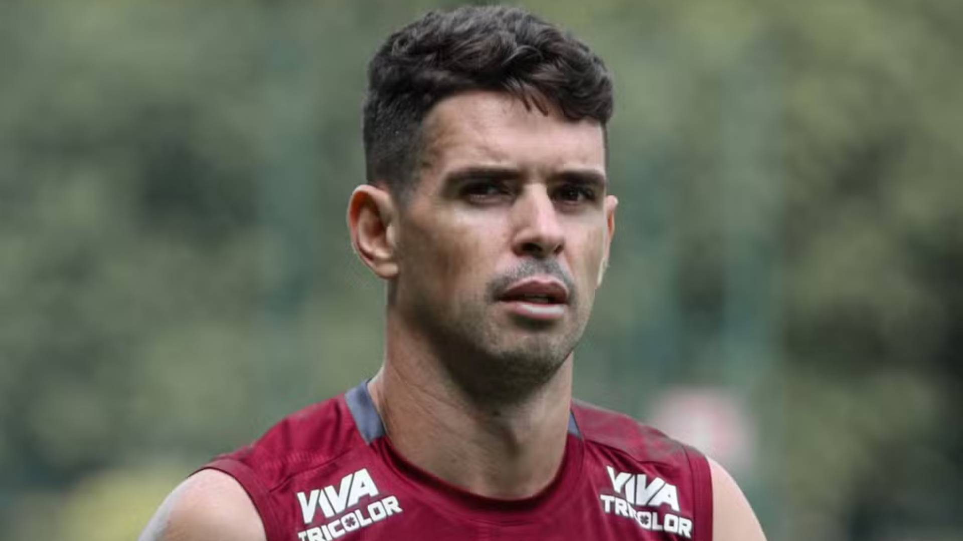 Oscar sofre lesão em três vértebras e pode desfalcar São Paulo por até ...