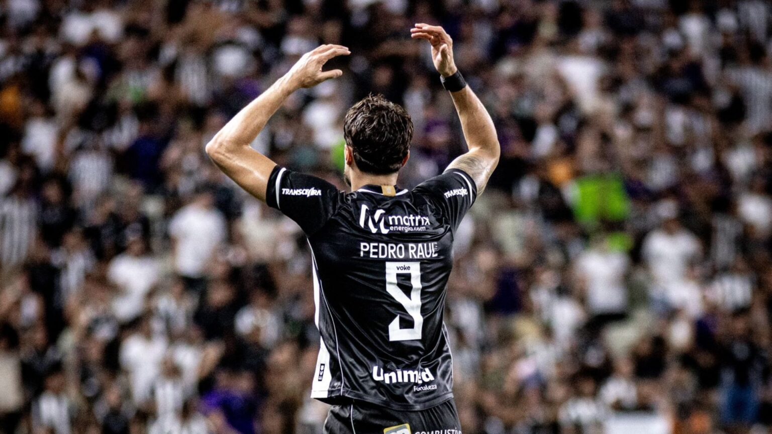 Pedro Raul se reencontra no Ceará, chega a 9 gols em 10 jogos em 2025 e ...