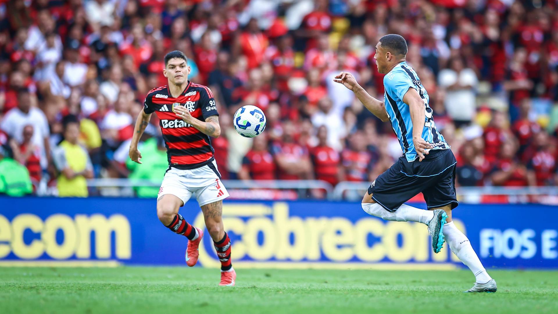 Flamengo x Grêmio registra maior público do futebol brasileiro em 2025 ...