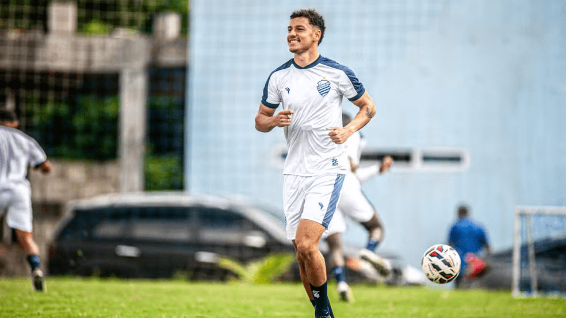 Grêmio contrata o lateral esquerdo Enzo Santos, do CSA | Game Arena
